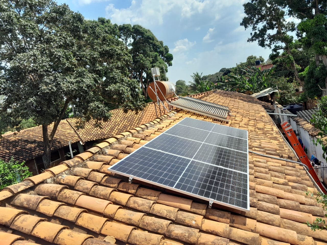 Solo el Sol y el Viento Producen Energia Limpia